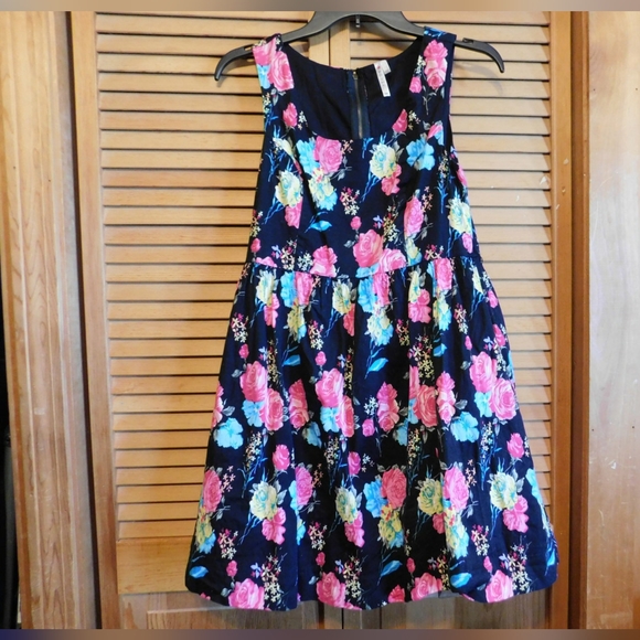 Point | Dresses | Womens Floral Dress | Poshmark